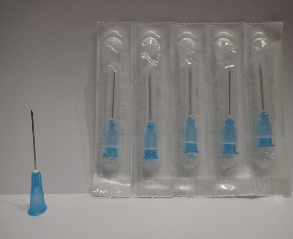 Hypodermic Needles 23G x 1" (Blue) - Mediquip